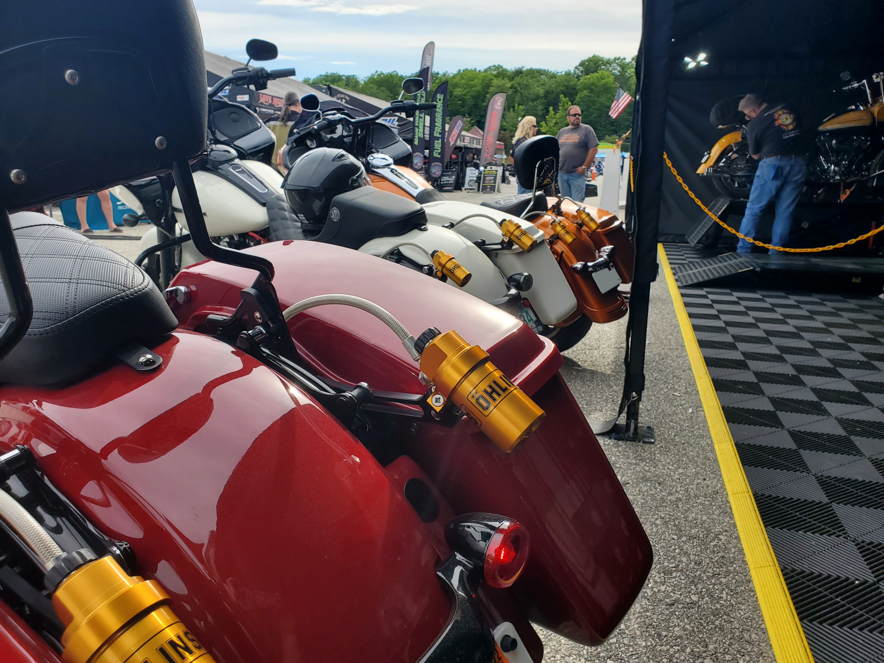 พร้อมเสริฟ! OHLINS REAR SHOCK ABSORBER HD 044 HARLEY TOURING-GOLD โช๊ค ...