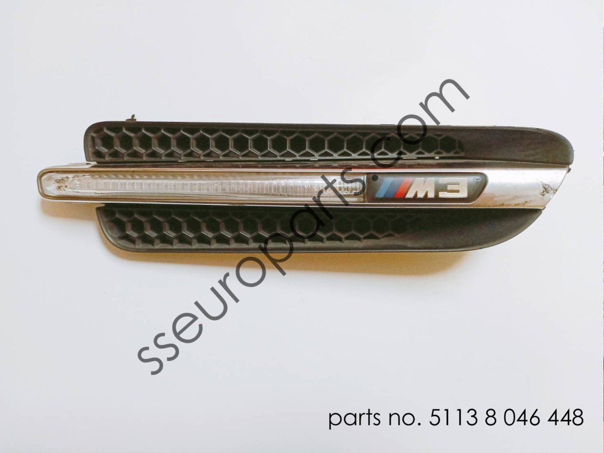 กระจังหน้า,แผงข้างมีป้ายสัญลักษณ์,ขวา หมายเลขชิ้นส่วน: 51138046448 8046448