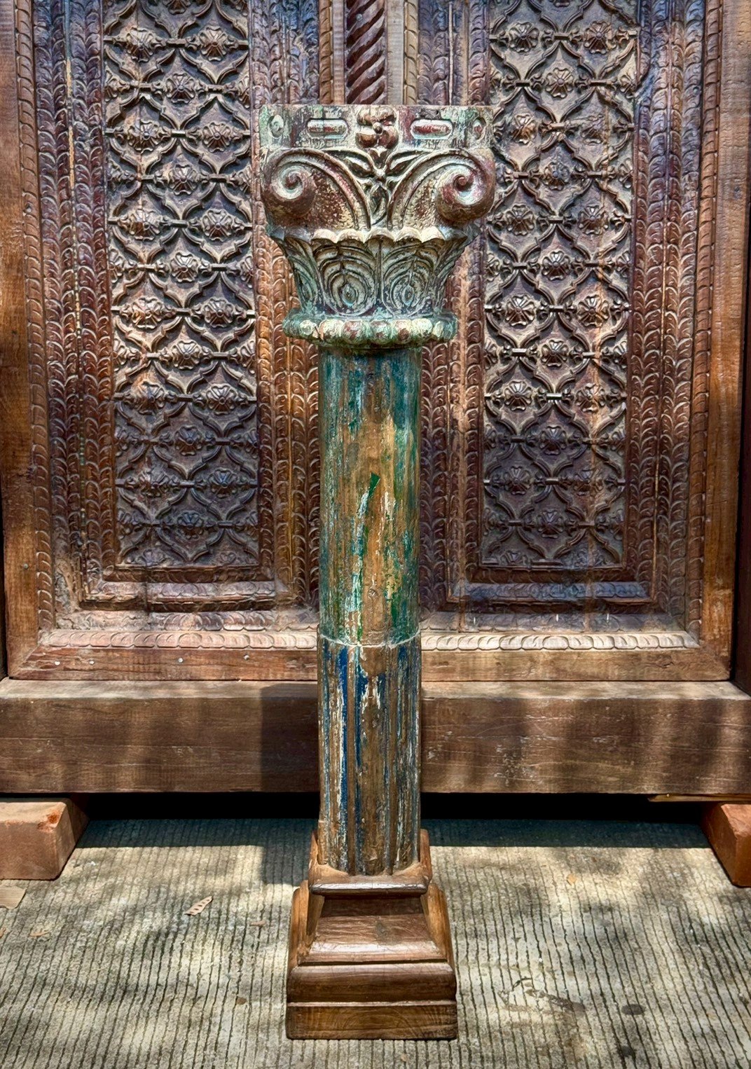 Rustic Color Antique Pillar Stand Composite Capital - kamalaantique