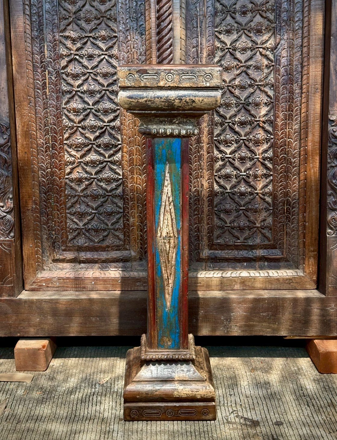 Antique Pillar Stand - kamalaantique