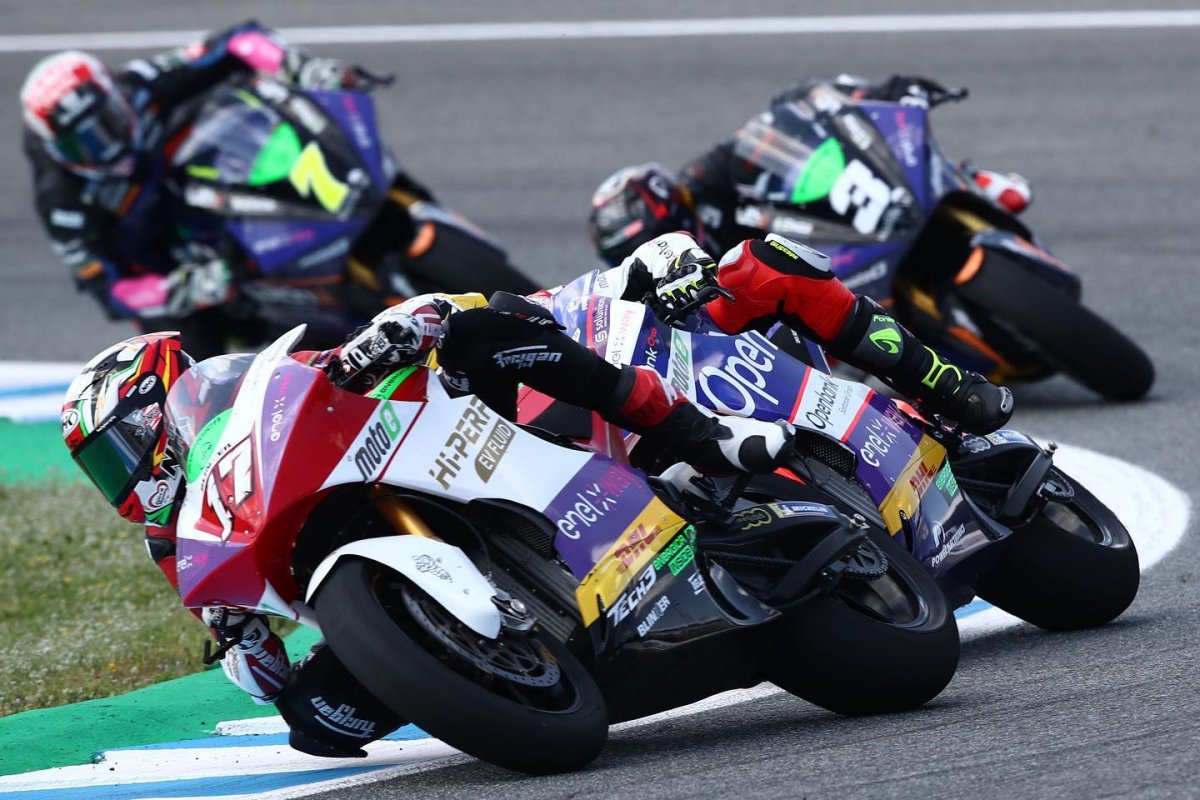 ประมวลภาพการเเข่งขัน รายการ Moto E - ysd-th