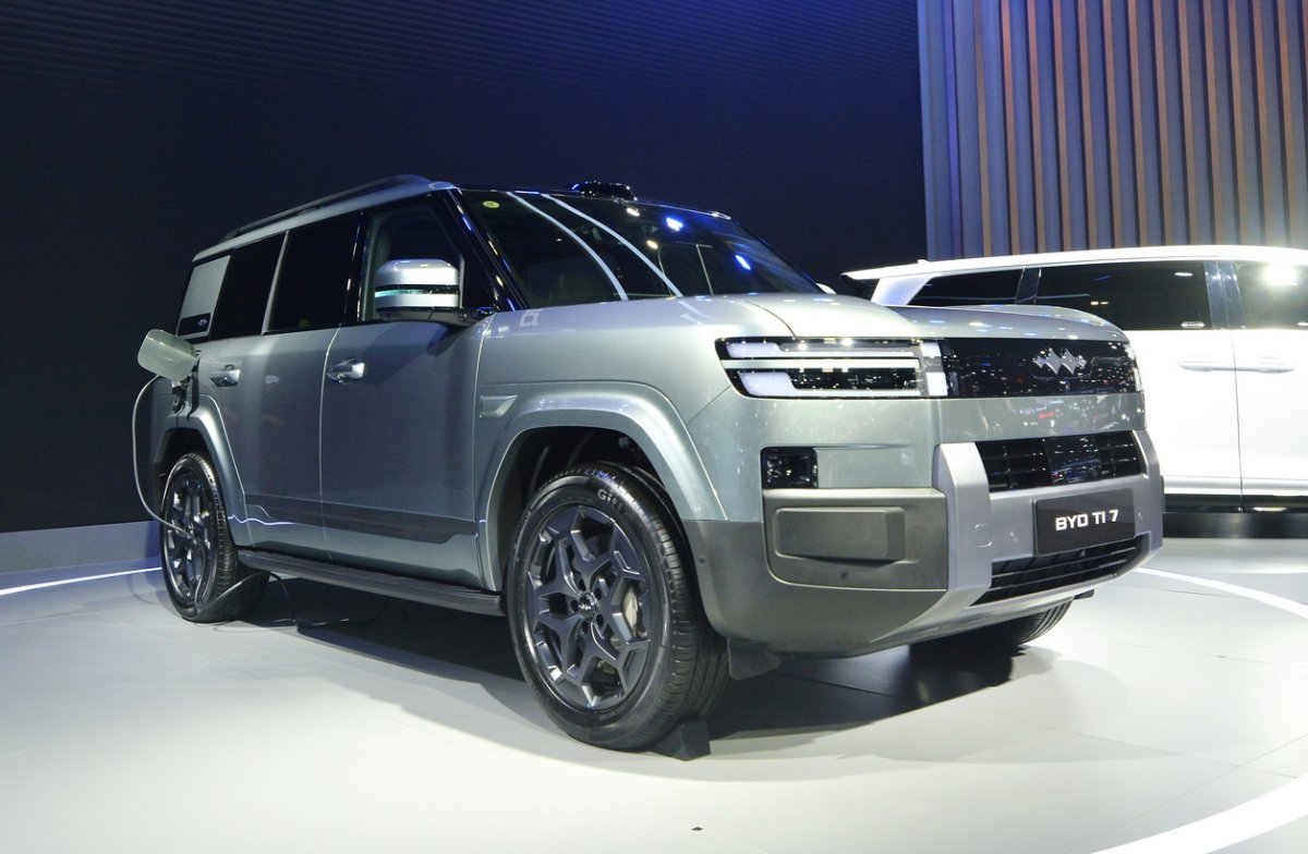 BYD Ti7 ขุมพลังปลั๊กอินไฮบริด (PHEV) วิ่งไฟฟ้าล้วนได้ไกล 155 กิโลเมตร
