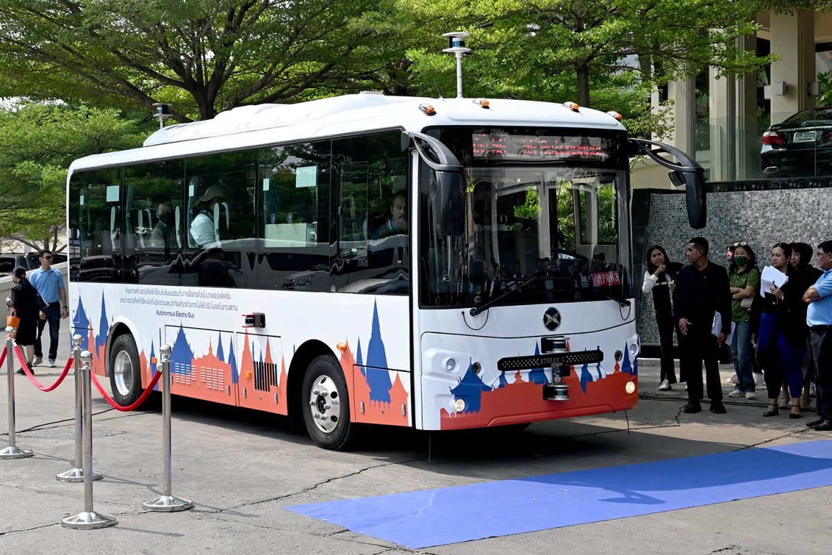 “5G Auto Bus” รถบัสไฟฟ้าไร้คนขับบังคับผ่านแอปพลิเคชั่นด้วยเทคโนโลยี 5G คันแรกของไทย เปิดบริการ ...