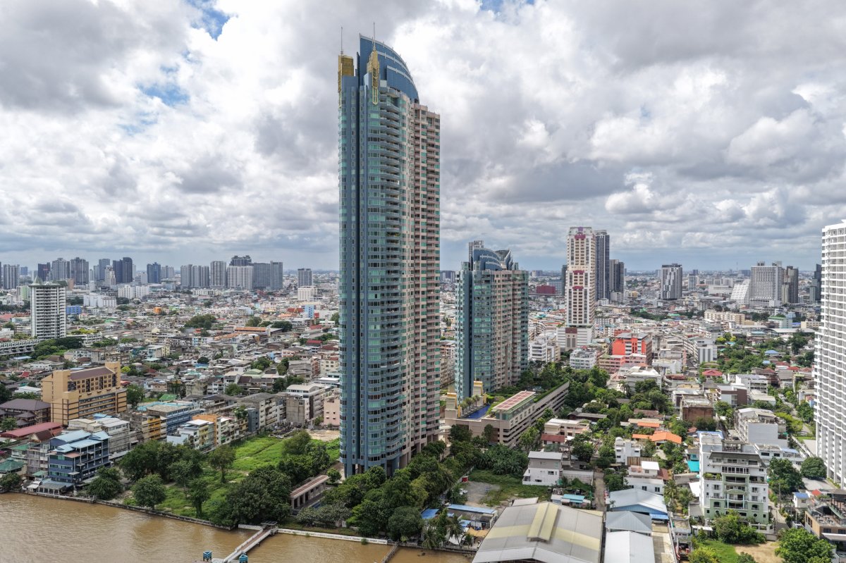 Rare Item! Riverfront Bareshell Condo for Sale at Watermark Chaophraya ...