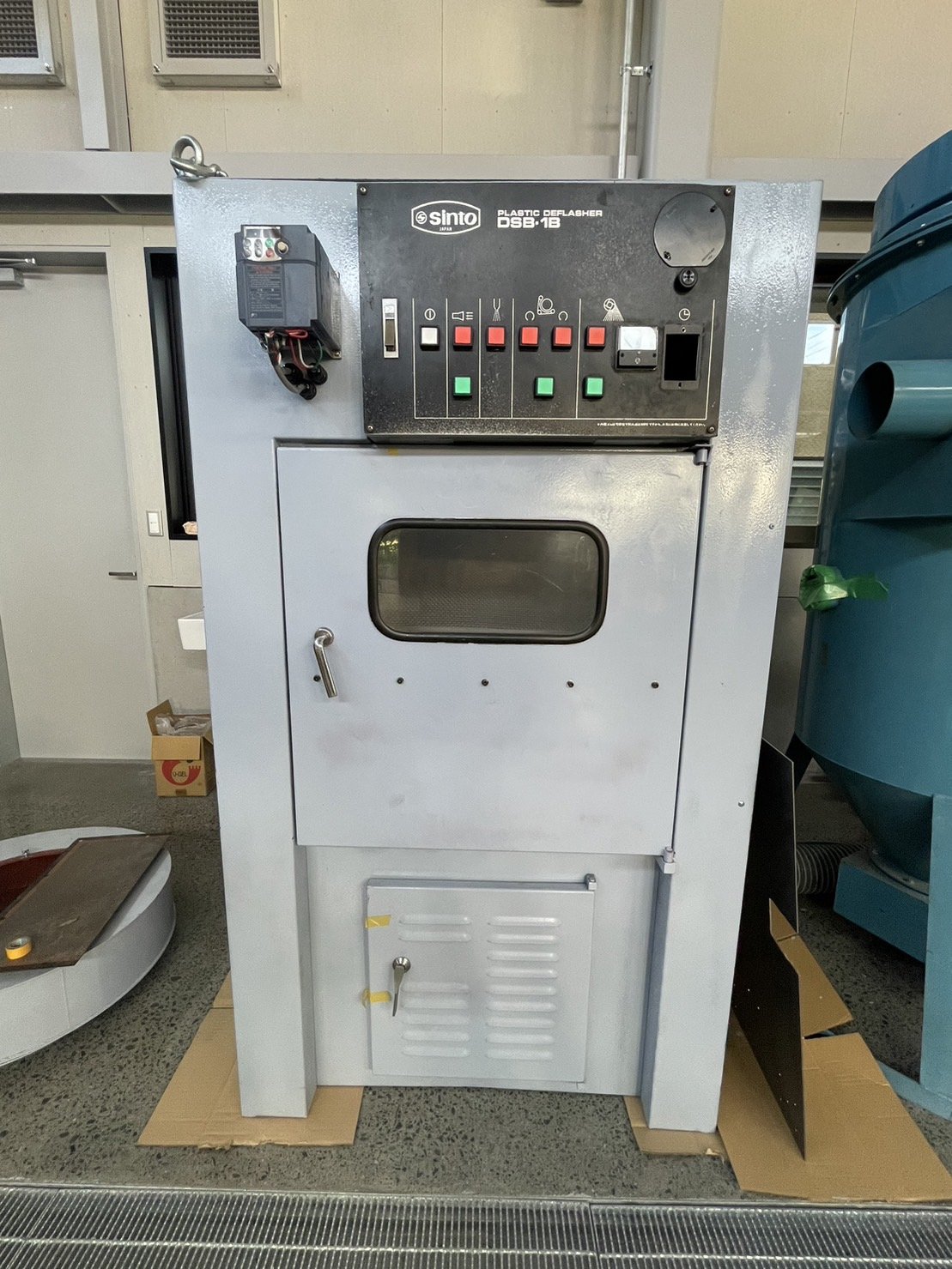 Used machine Sinto DSB-1B - Plastic deburring machine