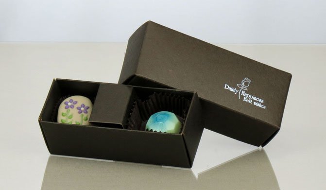 Y-021 กล่องน้ำตาล ลาย Dainty Happiness 2 ช่อง10.5x4x4cm - bakeryland