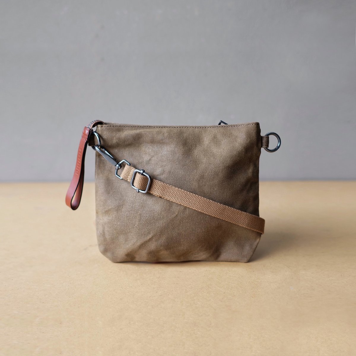 A5 KIT BAG (brown) - phumm