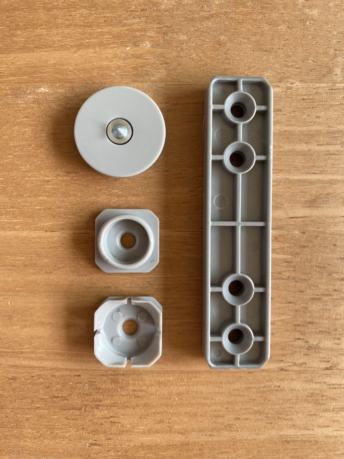 Panel Catch (อุปกรณ์ติดผนัง)