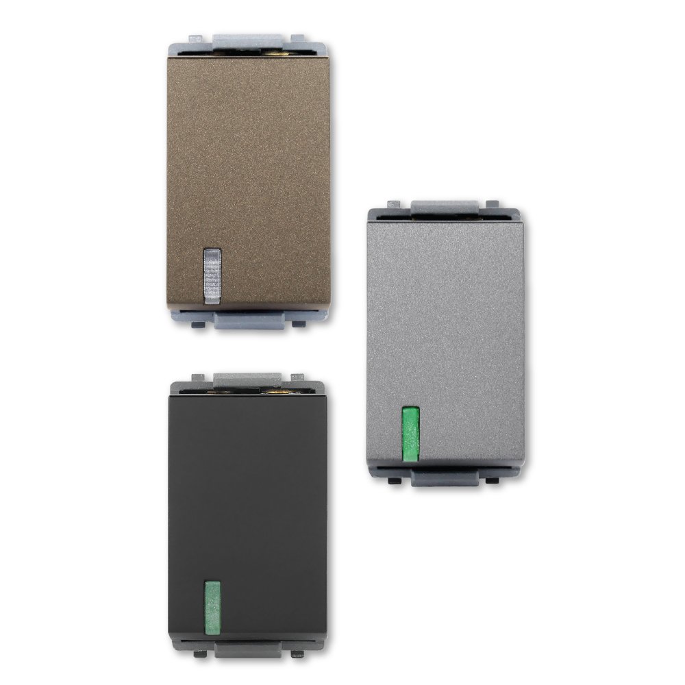 1 Way Switch with Fluorescence 1 Gang Switch 1 Module Quattro Series