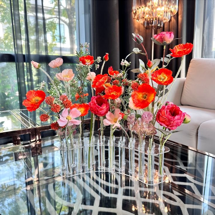 แจกันพร้อมชุดดอกไม้ Ikebana Curve ( Clear Acrylic Crystal ) แบรนด์ Atmo Decor