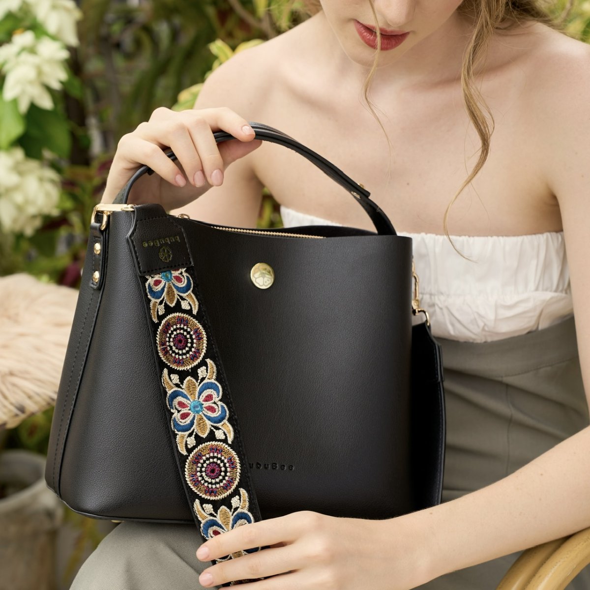 Classy structure -BLACK