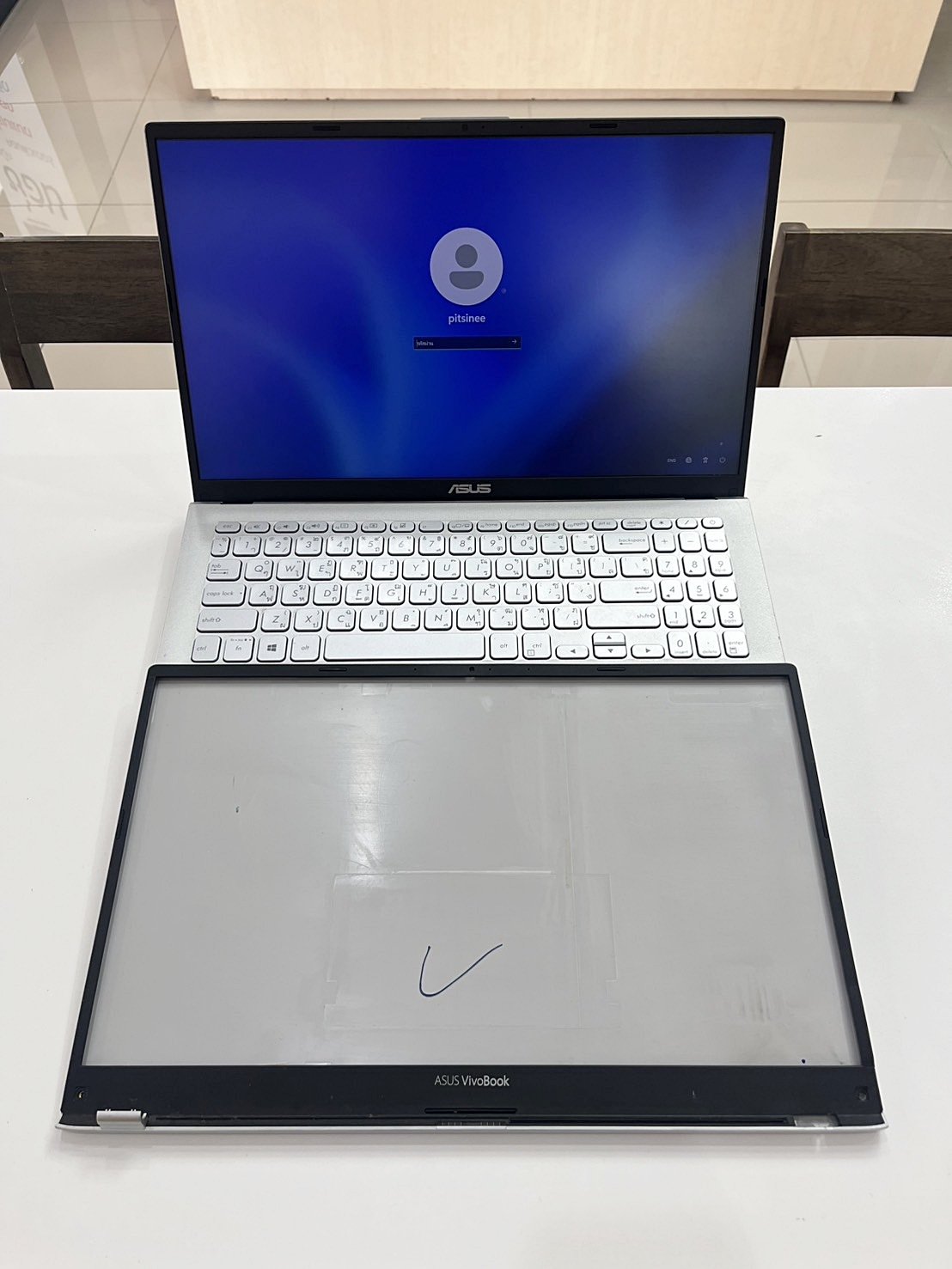 เปลี่ยนบอดี้ ASUS VivoBook X512D ยกชุด เมื่อเบ้าบานพับหลุด และกรอบจอแตก
