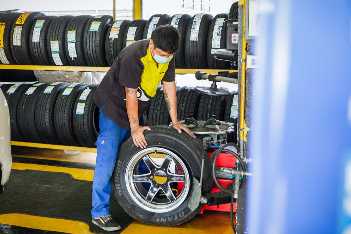 เช็คลิสต์วิธีรับมือกับการขับขี่หน้าฝน วิธีป้องกันลดอาการเหิรน้ำ