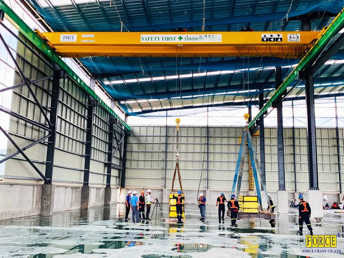 ติดตั้งเครนโรงงาน เครนไฟฟ้า ชลบุรี สมุทรปราการ โดยทีมวิศวกรมืออาชีพ - forcecrane