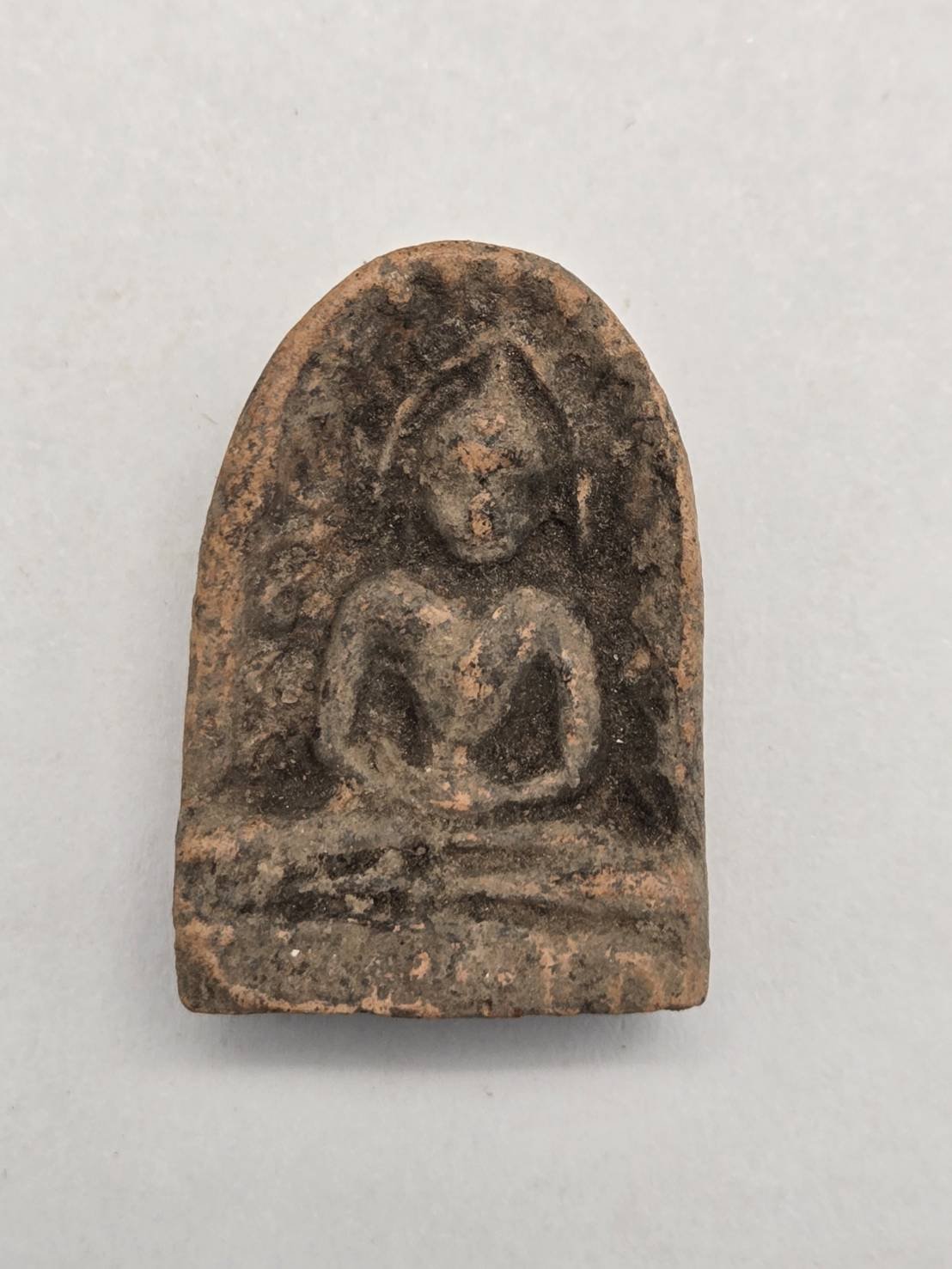 พระซุ้มกอ พิมพ์ใหญ่ มีกนก กรุทุ่งเศรษฐี กำแพงเพชร - sukjaiantique