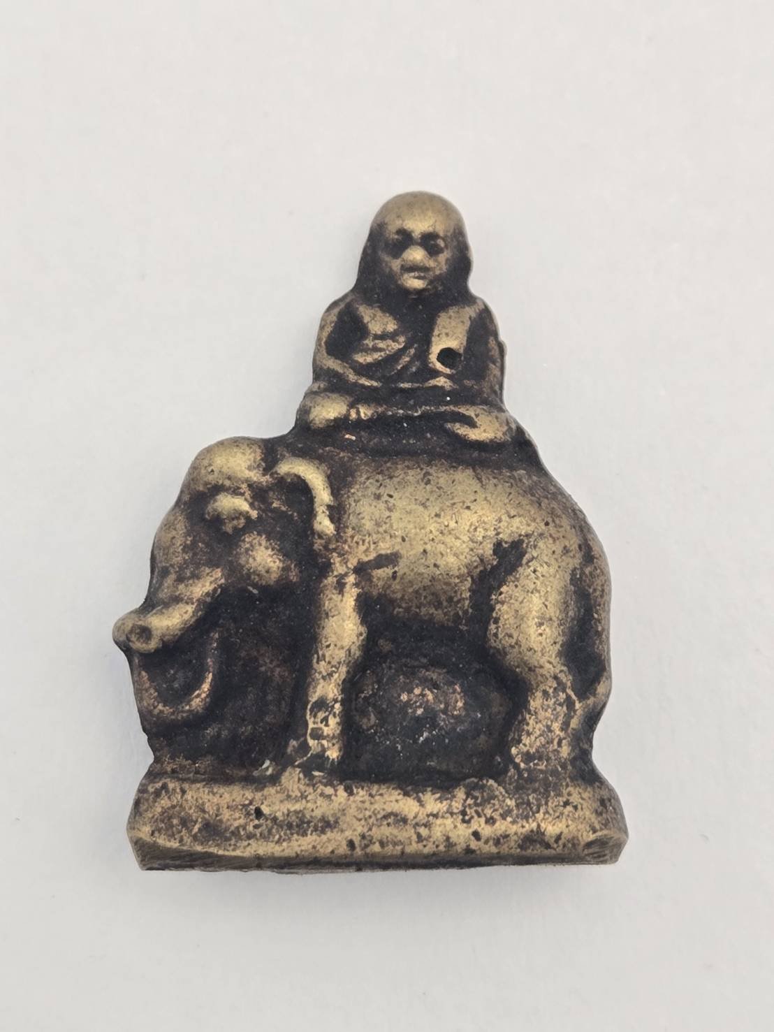 หลวงพ่อเงิน ทรงช้าง เนื้อโลหะ วัดบางคลาน พิจิตร - sukjaiantique