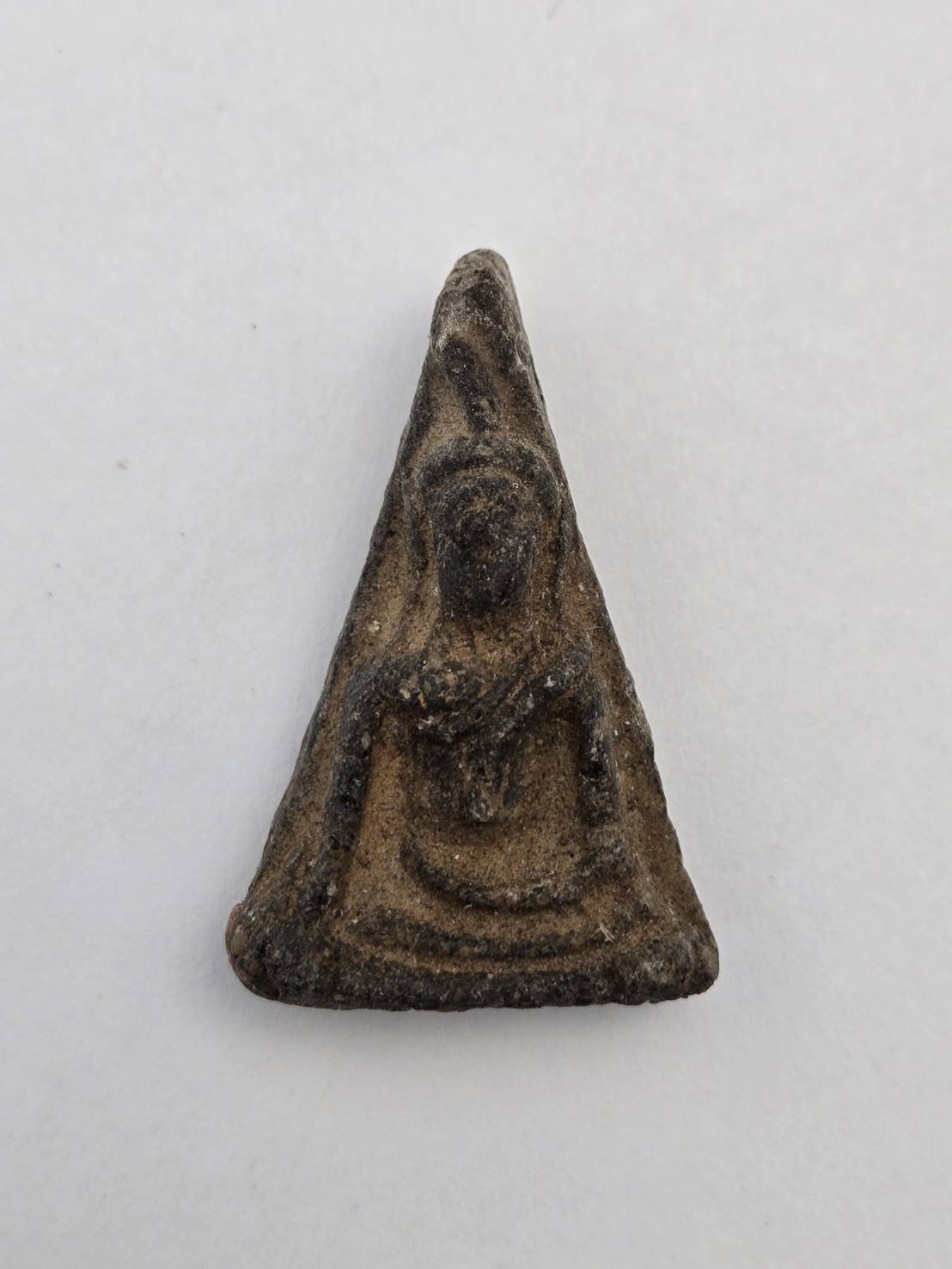 พระนางพญา พิมพ์เข่าโค้ง กรุวัดนางพญา พิษณุโลก - sukjaiantique