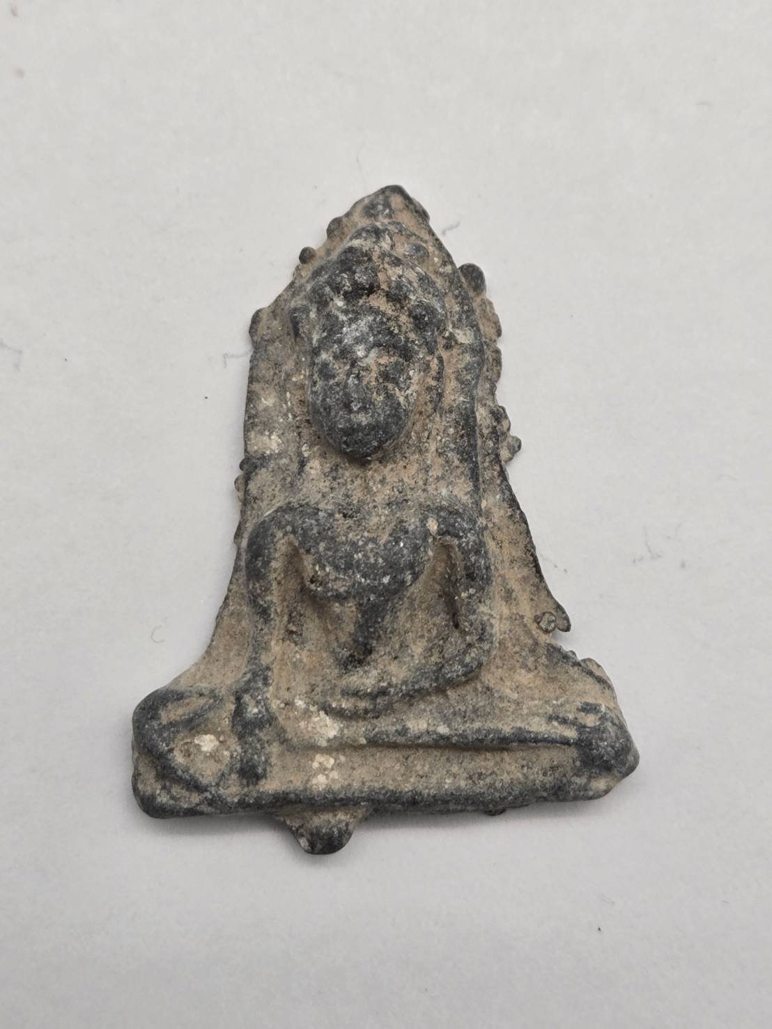 พระนางกำแพง พิมพ์เข่ากว้าง กรุทุ่งเศรษฐี กำแพงเพชร - sukjaiantique