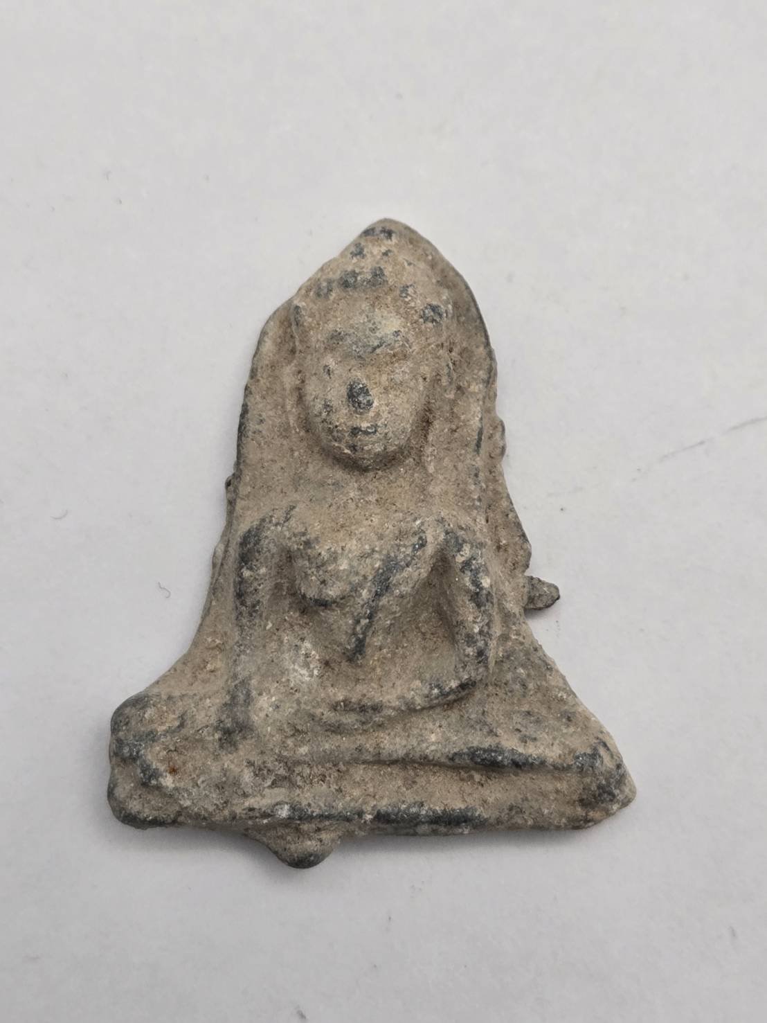 พระนางกำแพง พิมพ์เข่ากว้าง กรุทุ่งเศรษฐี กำแพงเพชร - sukjaiantique