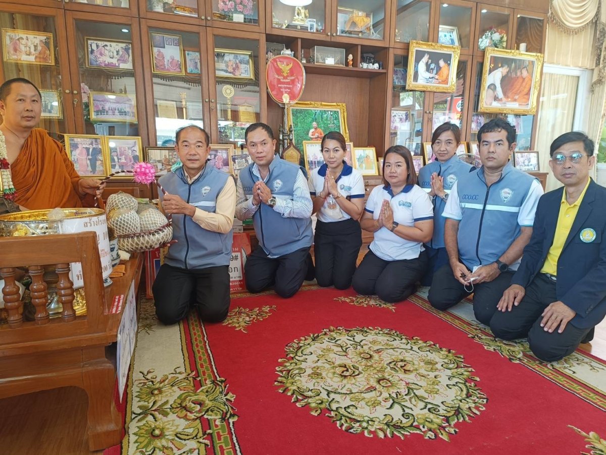 ประธานหอการค้าจังหวัดฉะเชิงเทรา นำคณะเข้าในวาระดิถีขึ้นปีใหม่ ปี 2566 - ccschamber