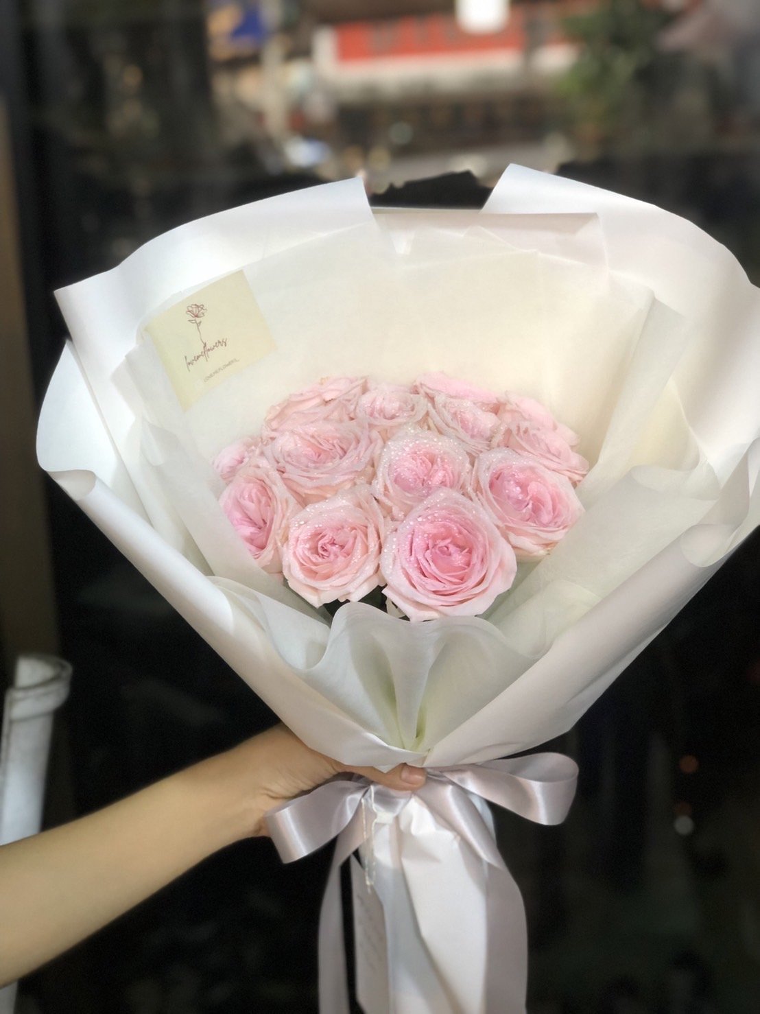 10 Pink Roses Bouquet - lovemeflowers