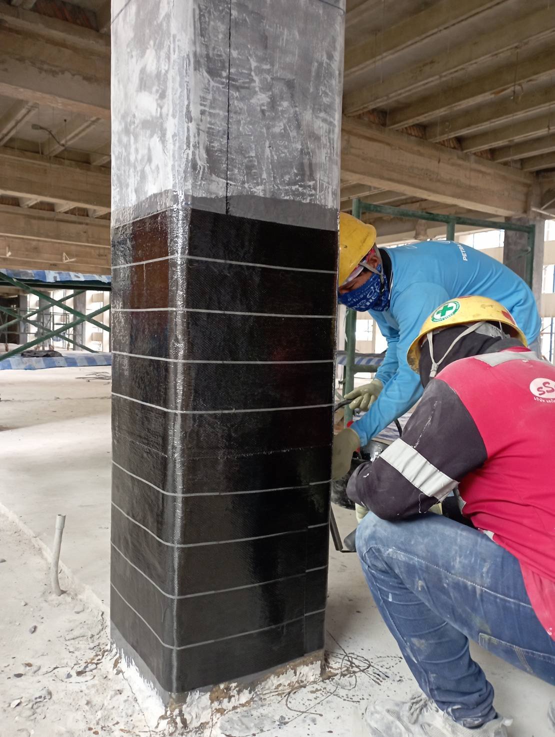 Strengthen old buildings with CFRP techniques to prevent earthquakes.