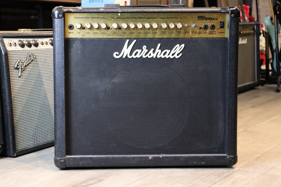 Marshall MG100 DFX