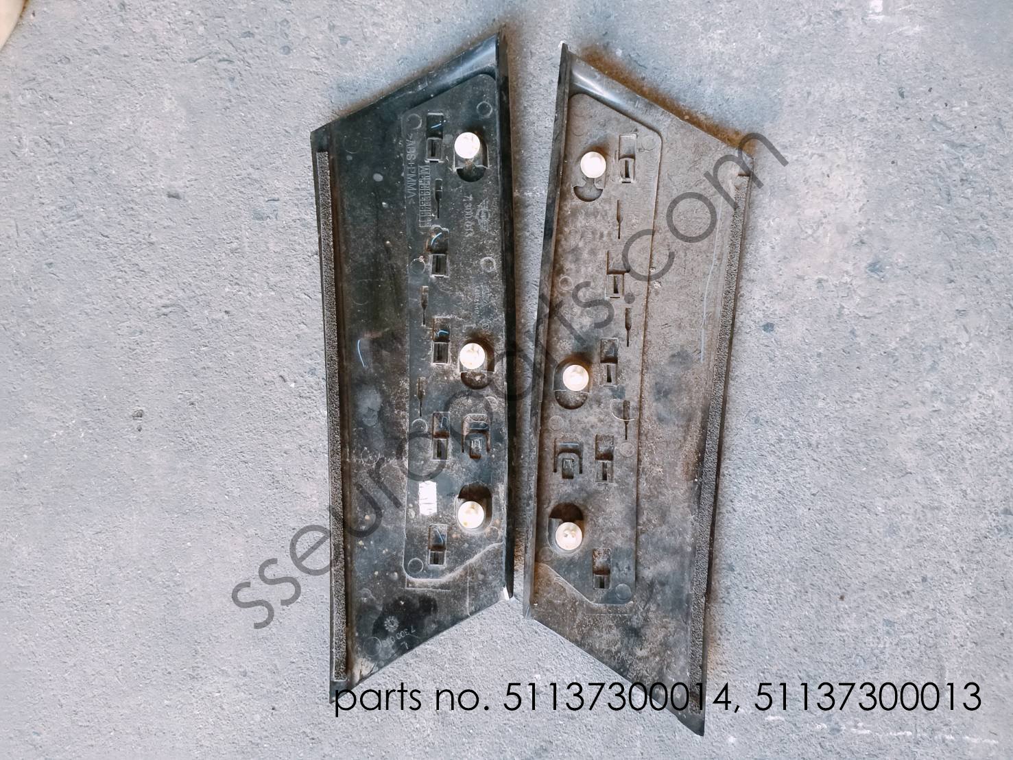 แผ่นปิดเสา C ด้านขวา หมายเลขชิ้นส่วน: 51137300014 7300014 แผ่นปิดเสา C ...