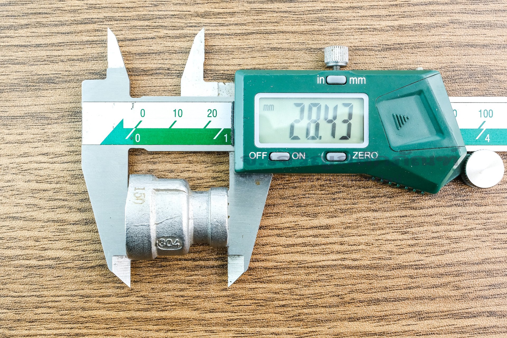 ข้อต่อตรงลดกลมสแตนเลส (เกลียวใน x เกลียวใน) 3/8"x 1/8" - jspstore