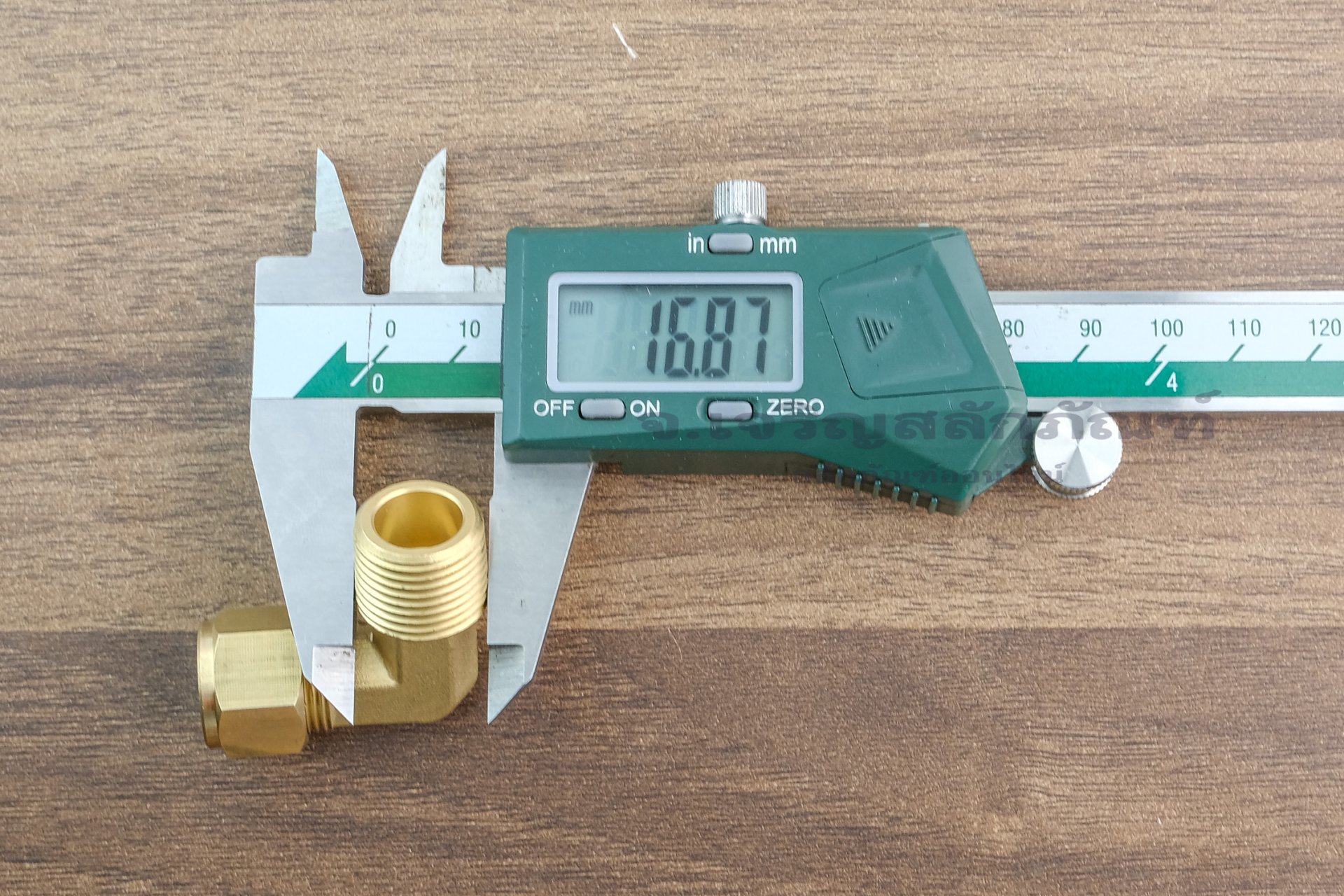 ข้อต่อตาไก่ทองเหลืองแบบงอ 90° (เกลียวนอก x เสียบสาย) 3/8"x3/8"
