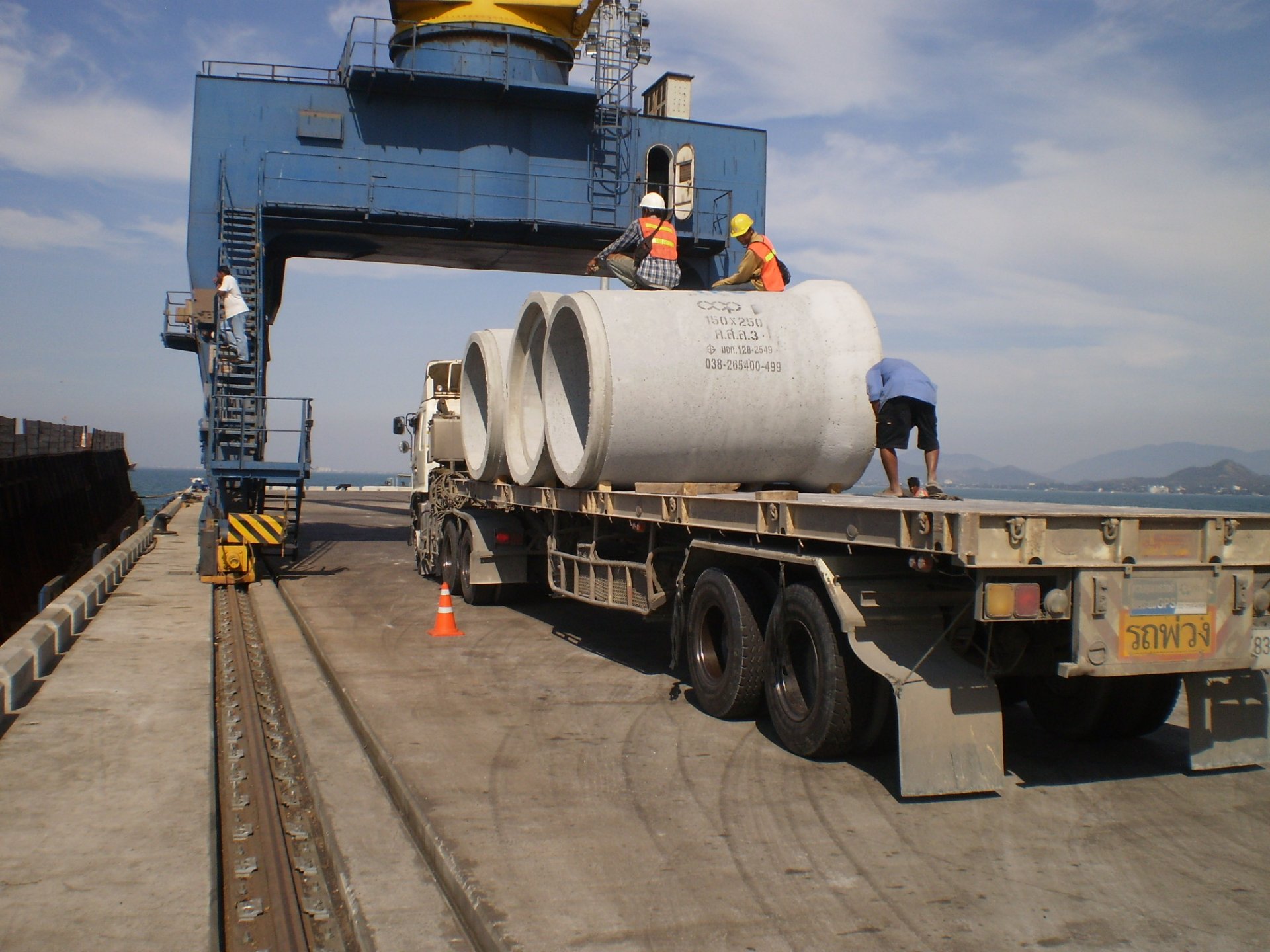 CCP ผู้นำด้าน Precast for Infrastructures ขอเสนอ ผลงาน ท่อระบายน้ำชนิด ...