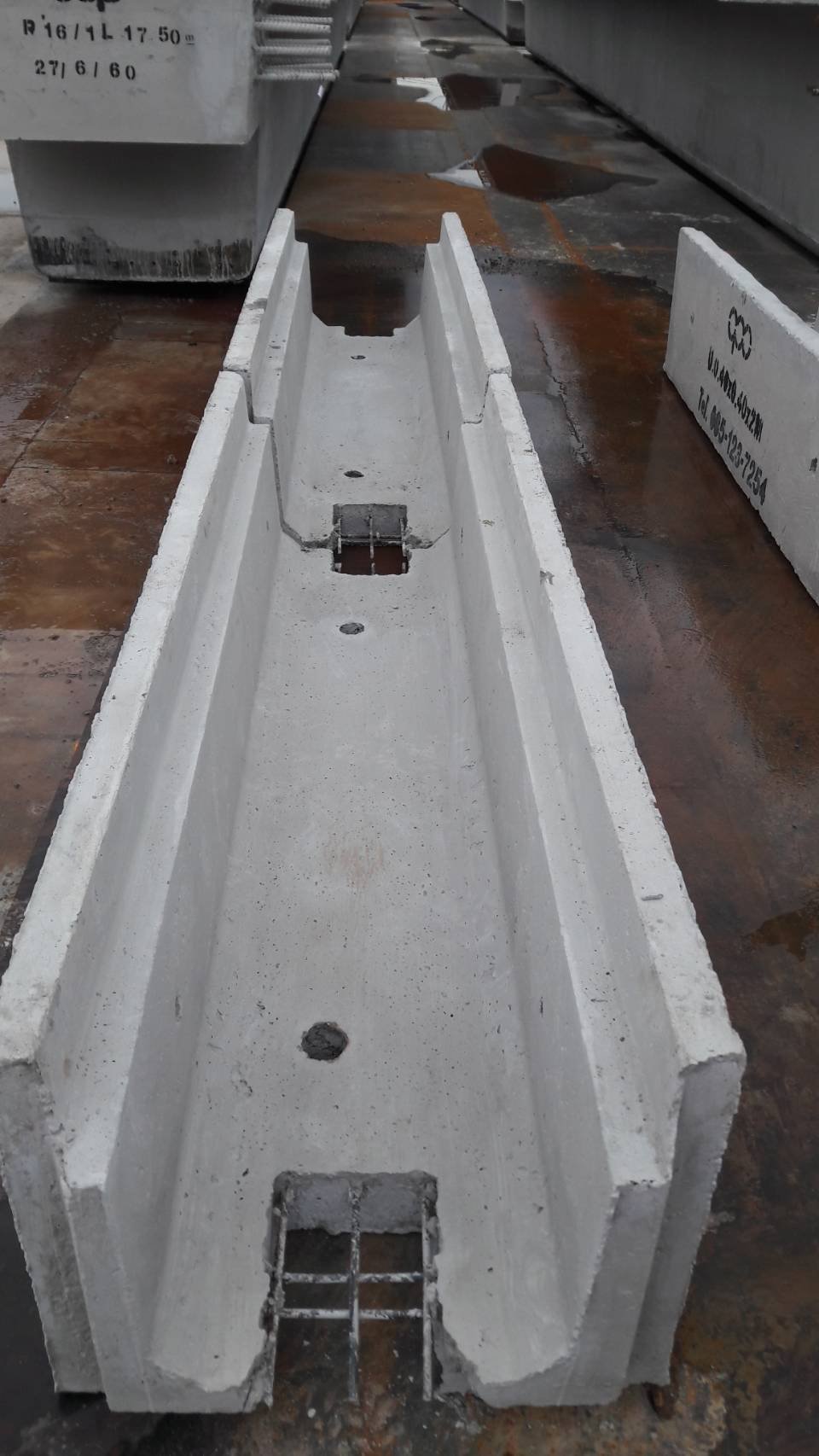 รางสายไฟฟ้าคอนกรีต (Electric Cable Gutter)