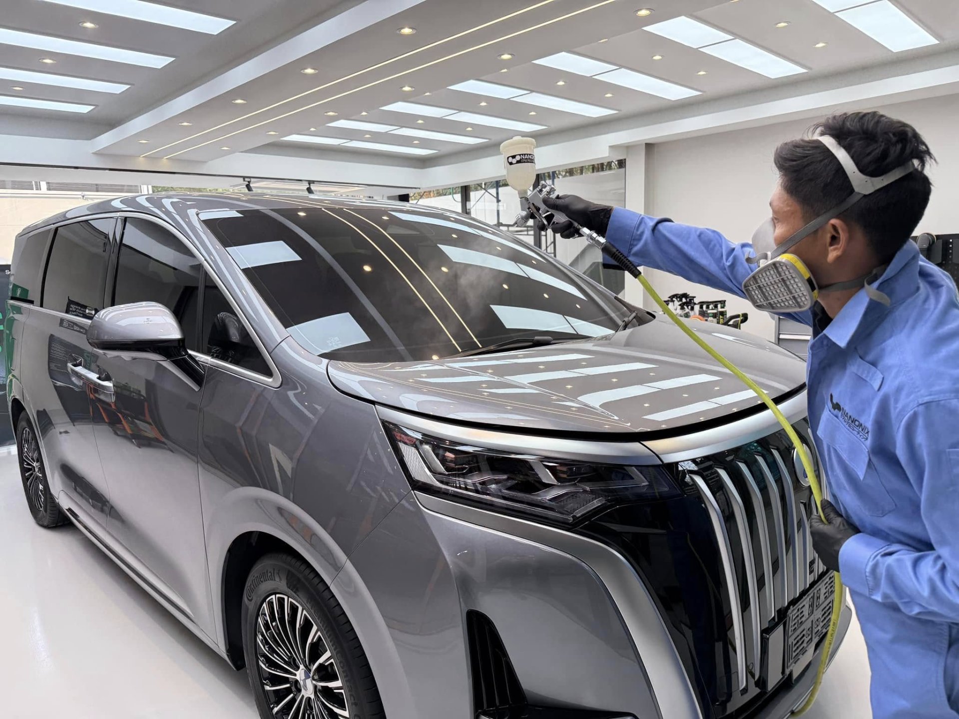 เคลือบแก้วระบบพ่น รถไฟฟ้า Denza D9 ด้วยน้ำยา NANONIX DIAMOND 10H+