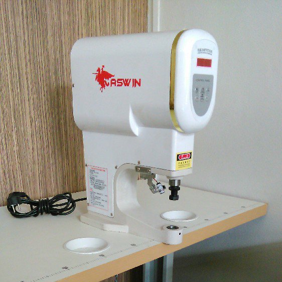 เครื่องตอกสแน็ป ไดเร็ค AW-818 - tcmsewing