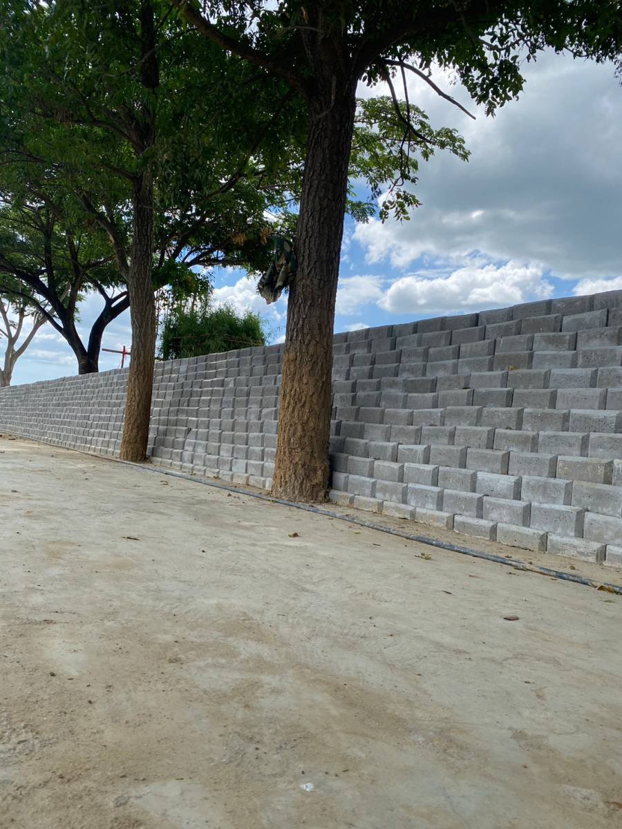 ผลงานการใช้ Geo-block (บล็อกกำแพงกันดิน) CPS หน้างาน ตลาดเจริญวัฒนา บ่อ ...