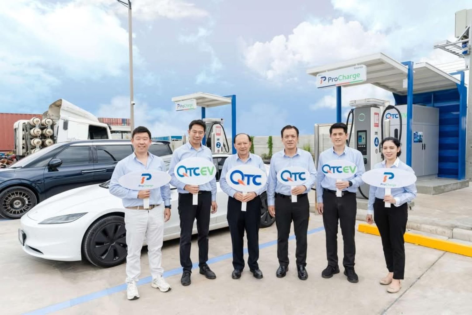 QTC ลุยเปิดสถานีชาร์จยานยนต์ไฟฟ้าภาคขนส่ง หนุนรายได้ปี 2568 แตะ 1,800 ล้านบาท ตามแผน