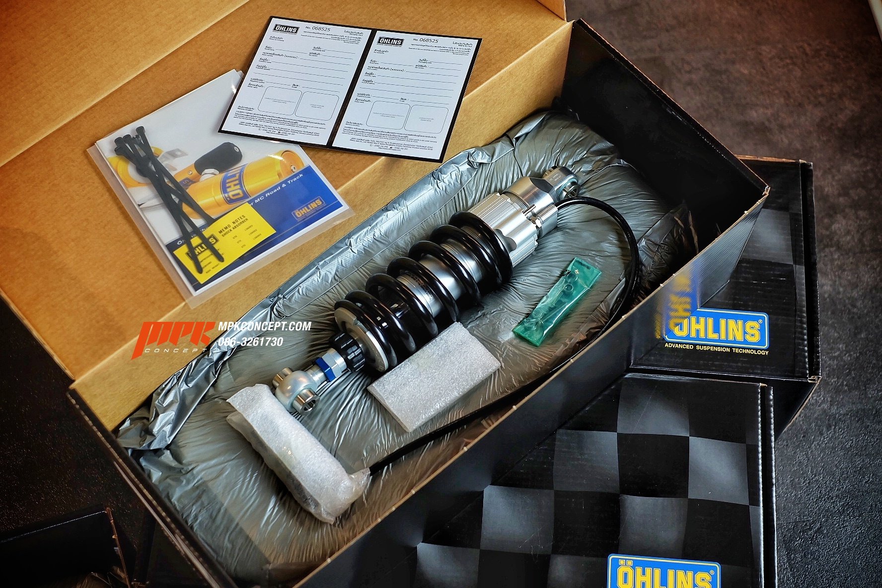 OHLINS REAR SHOCK ABSORBER HD 506 HARLEY SOFTAIL-BLACK โช๊คหลังโอลินสีดำ