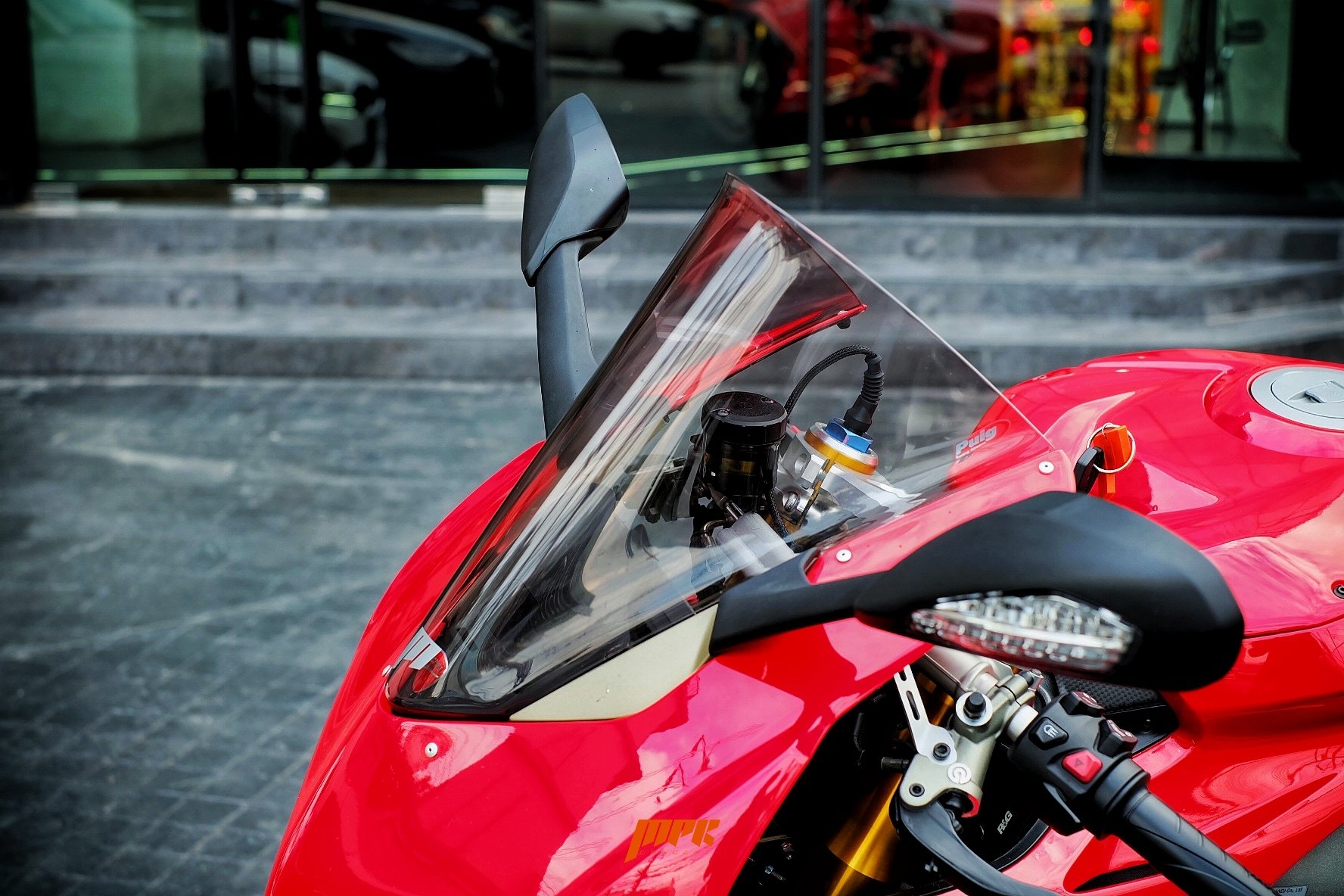 MRA WINDSHIELD-SMOKE FOR DUCATI PANIGALE V4/ V4S 2020-2023/ V4R ชิวหน้า