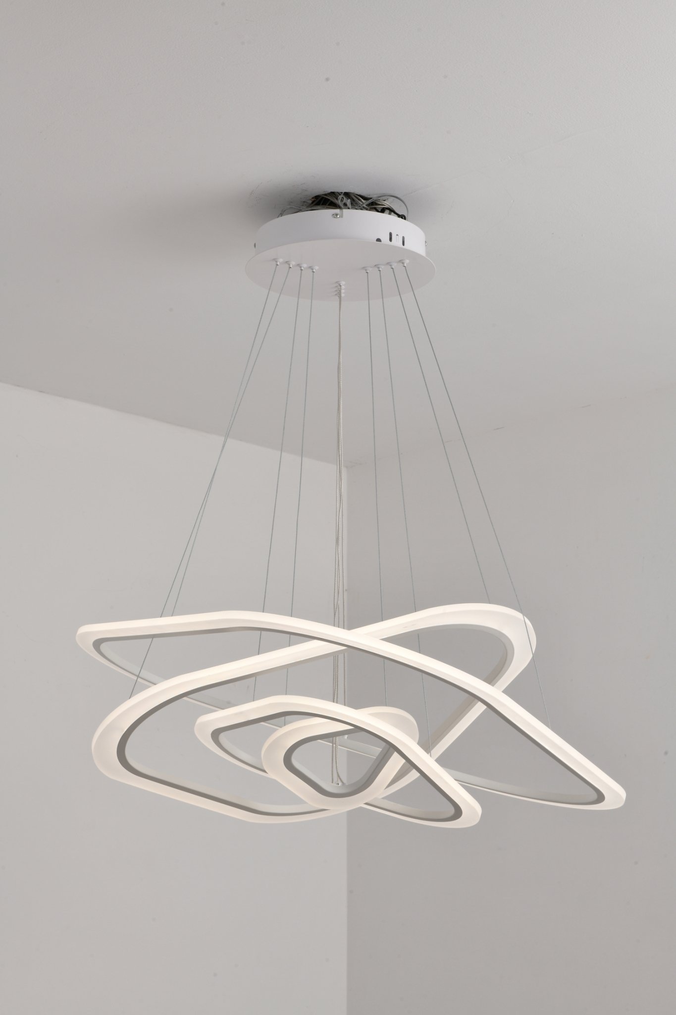 โคมไฟห้อยสายสลิง ทรงห่วงสามเหลี่ยม รุ่น GD-2413-3468 - neolight